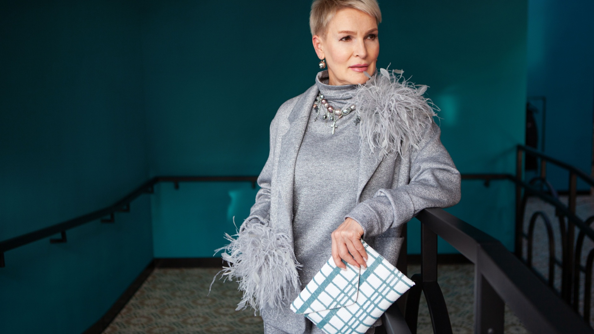 9 Habits Of Classy Women That Leave A Lasting Impression