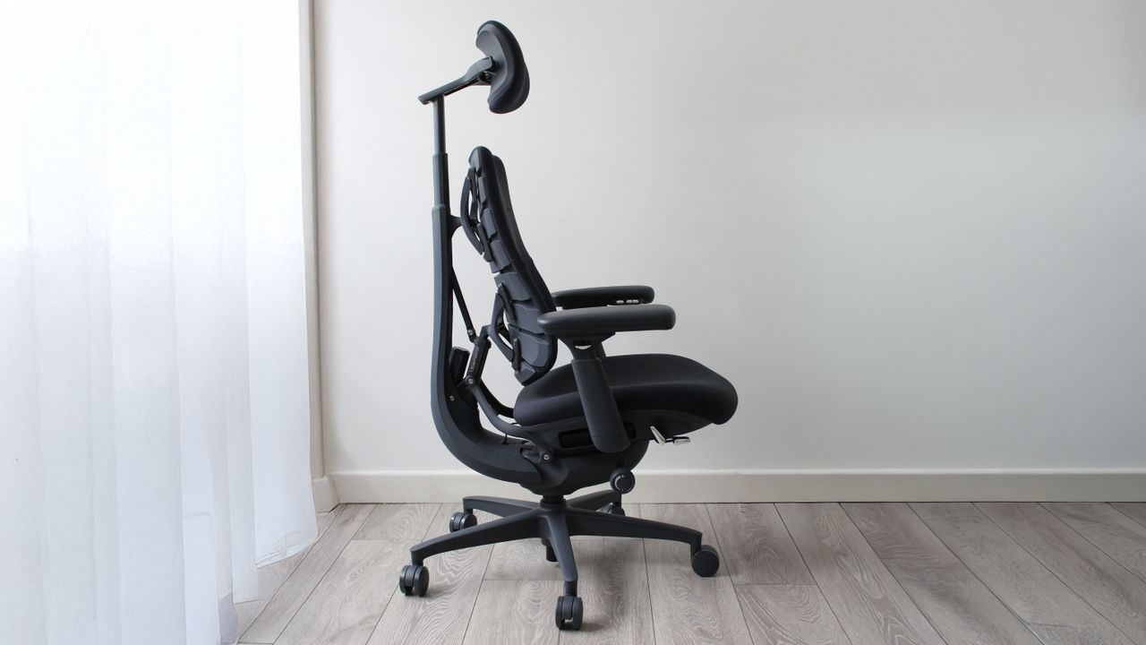 I tried the world's first 'dynamic ergonomic' office chair with a ...