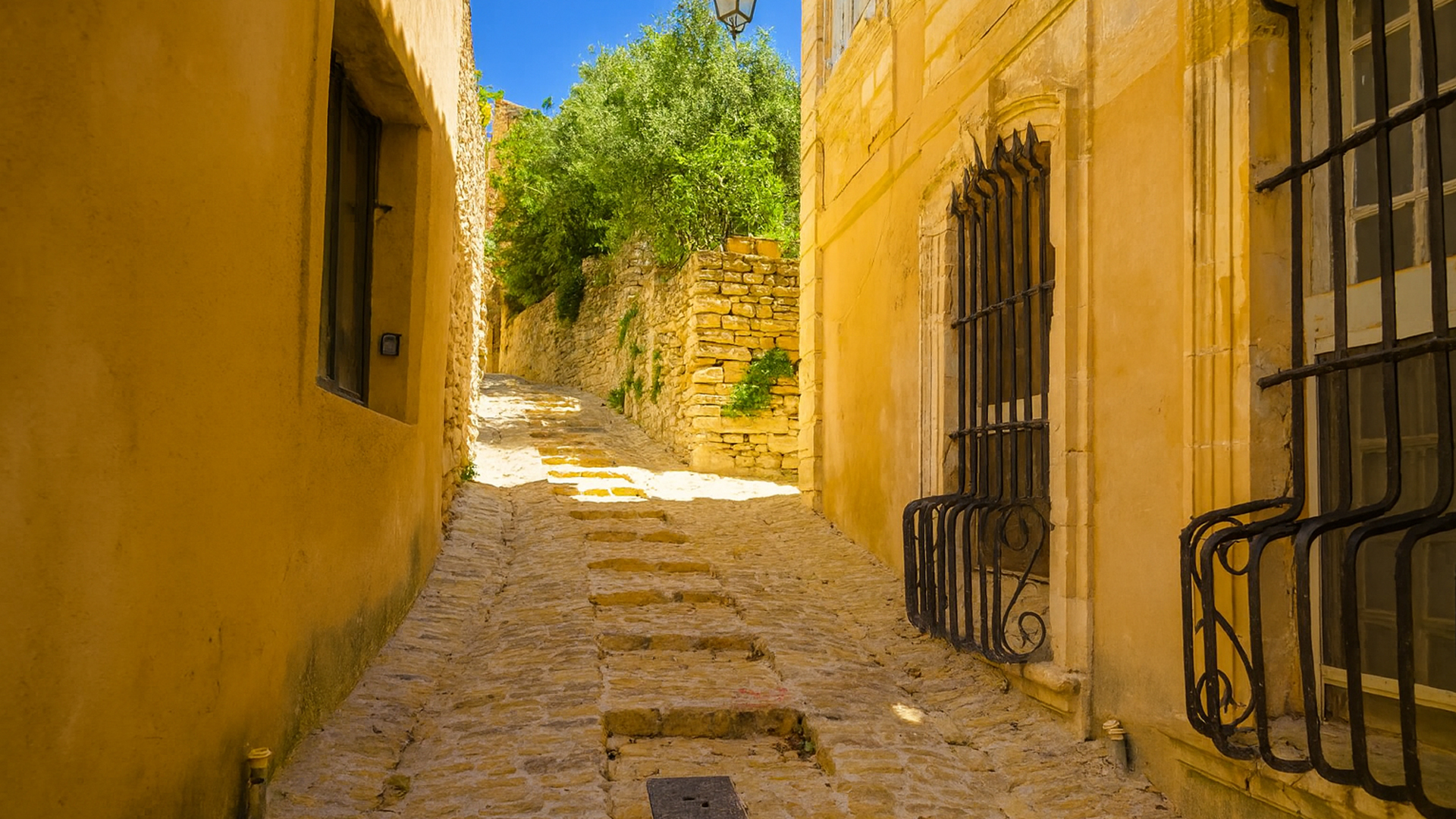 Gordes France – Historic Village in the Luberon (4K)