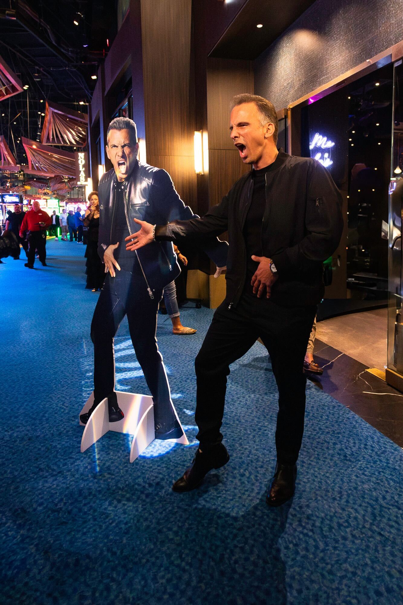Sebastian Maniscalco surprises fan impersonators in Atlantic City