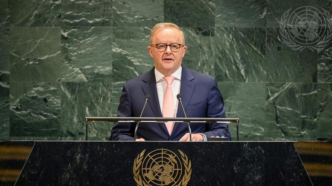 Albo’s Trump selfie instantly goes viral