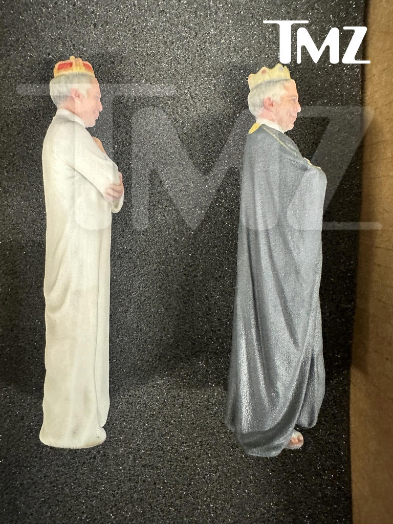 Jeffrey Epstein’s creepy $5,000 custom chess set surfaces — with him as ...
