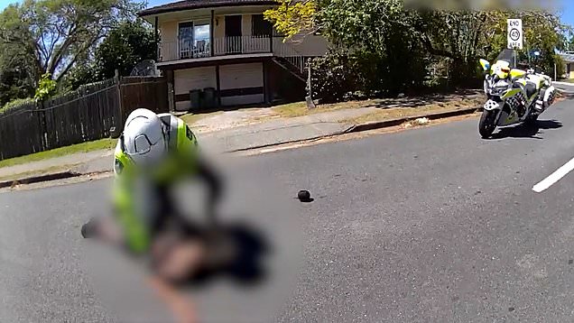 Police arrest man after knife threat at Logan Central