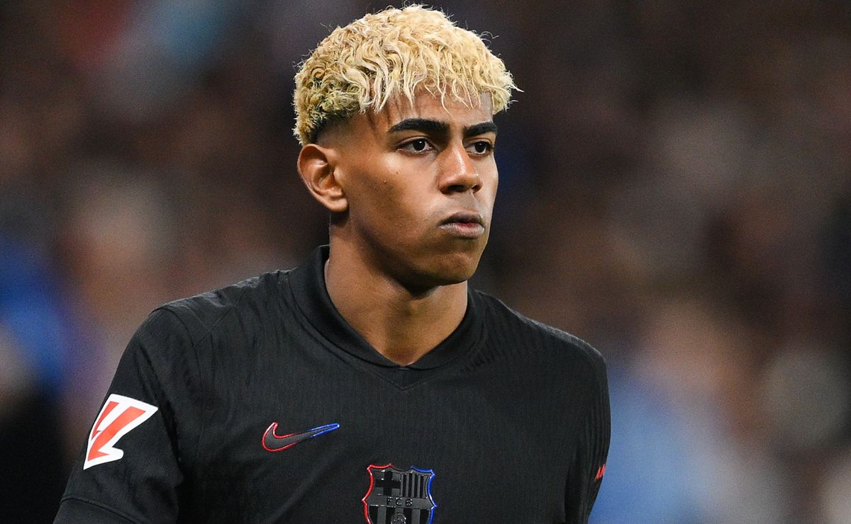 Lamine Yamal dealt squad blow as key Barcelona teammate set to miss ...