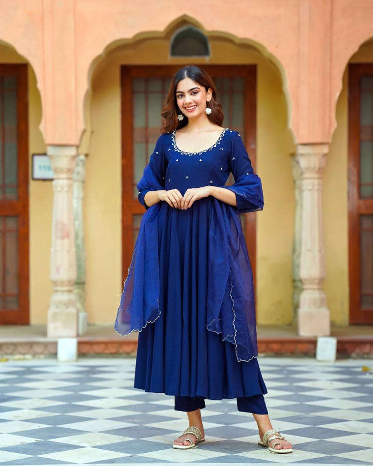 Navratri 2025: Elegant Styles For The Festive Nights, Royal Blue For Day 3