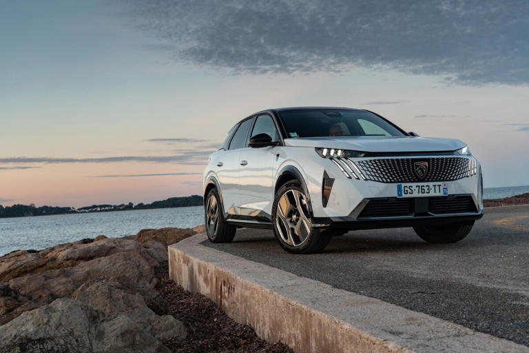 Peugeot rattrape son retard sur Renault avec les 3008 et 5008 ...