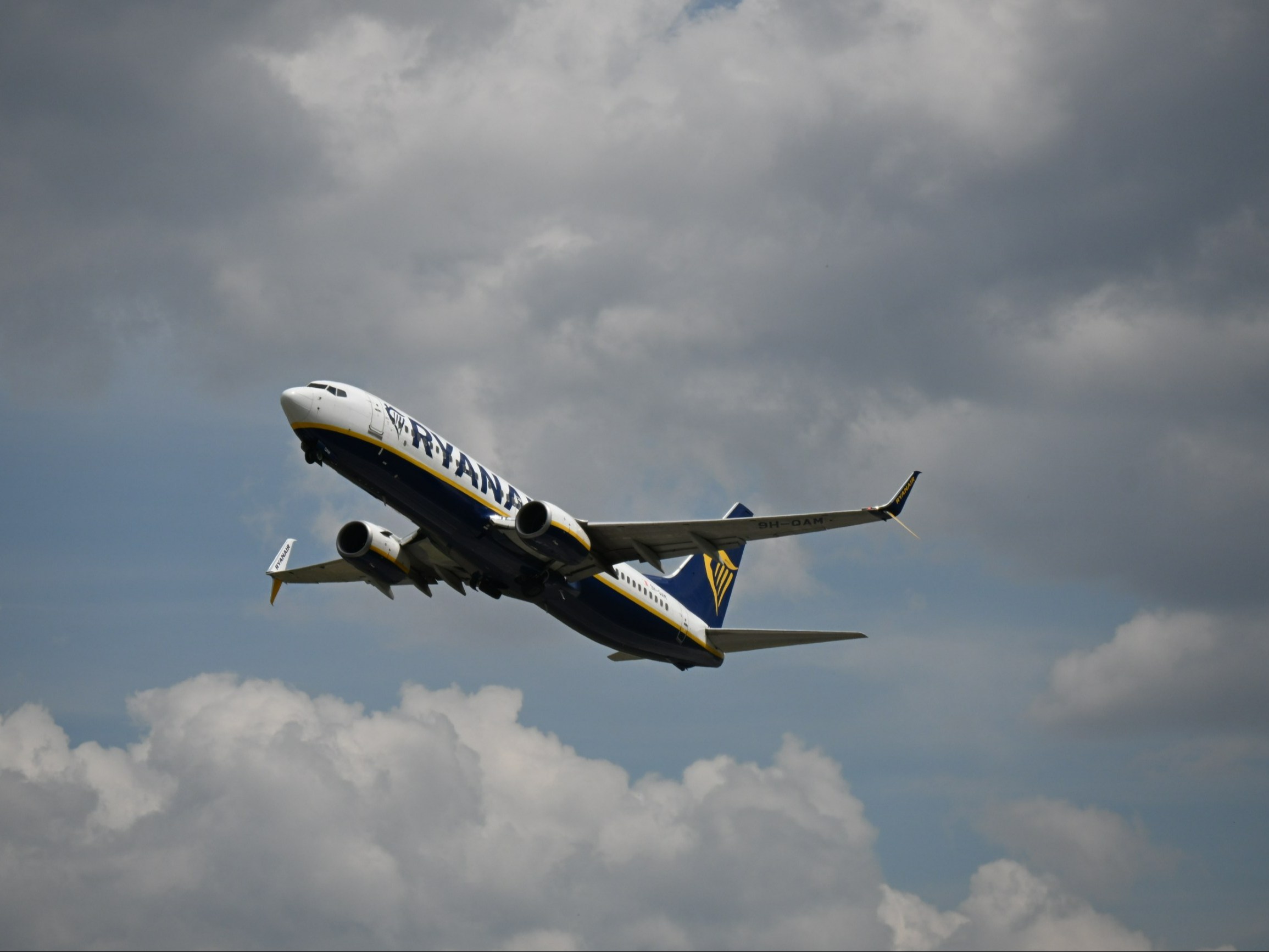Dantejskie sceny na lotnisku. Pasażerowie nie zdążyli na samolot Ryanair