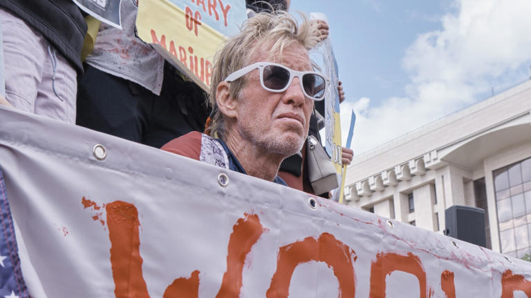 Ryan Routh attempts to stab self in neck after guilty verdict on ...