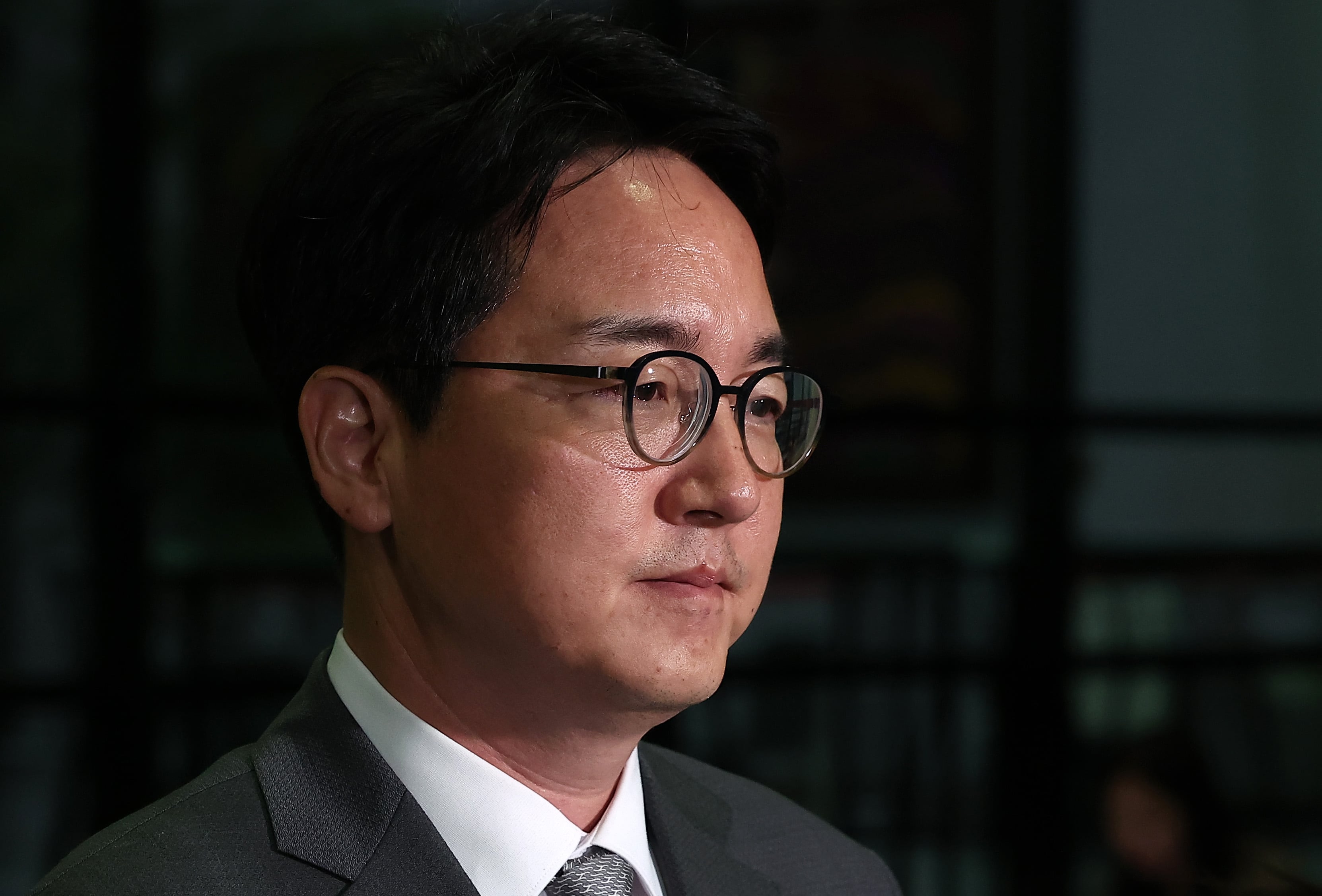 Corruption Investigation Office Searches Former Prosecutor General's Home