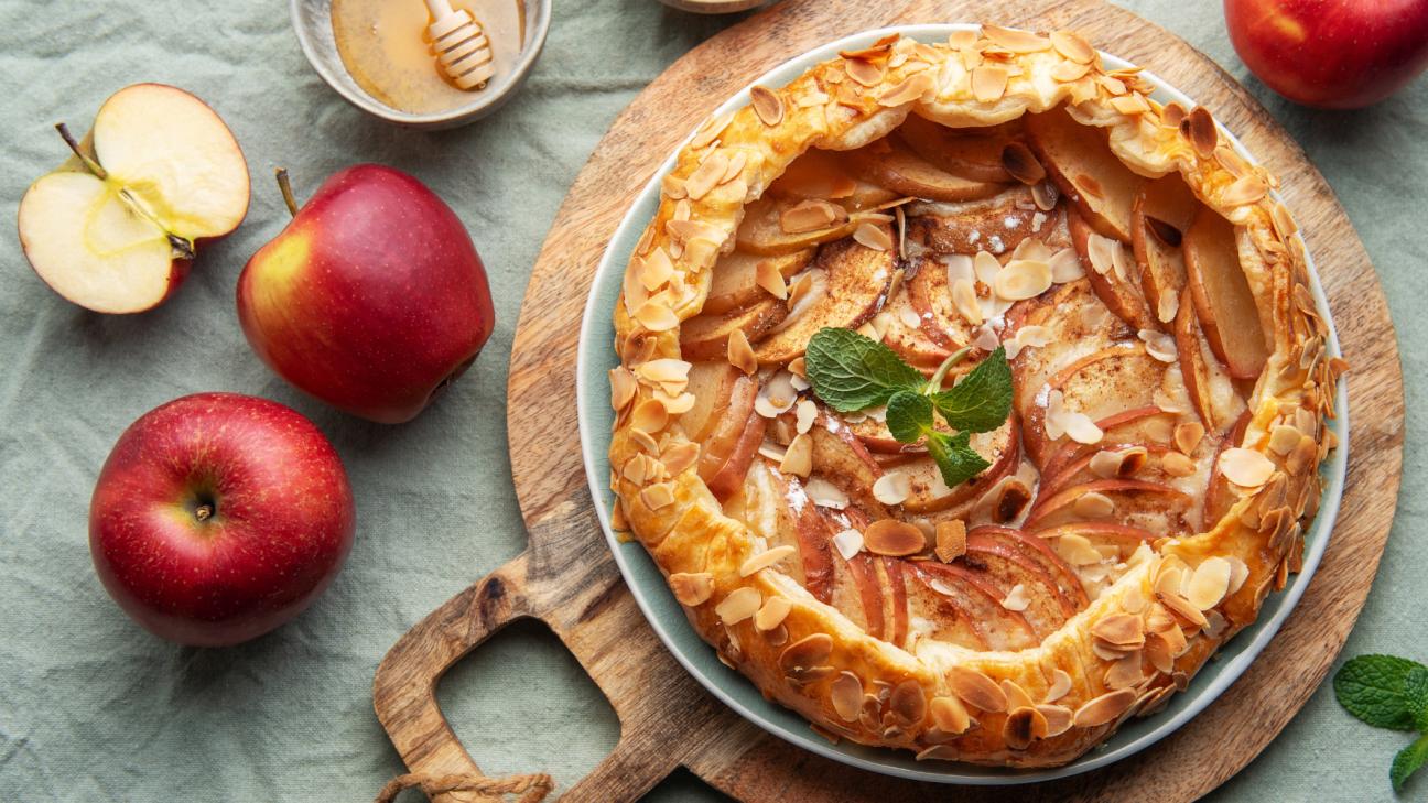 Η πιο εύκολη συνταγή για μηλόπιτα -Αρωματική, τραγανή και καραμελένια
