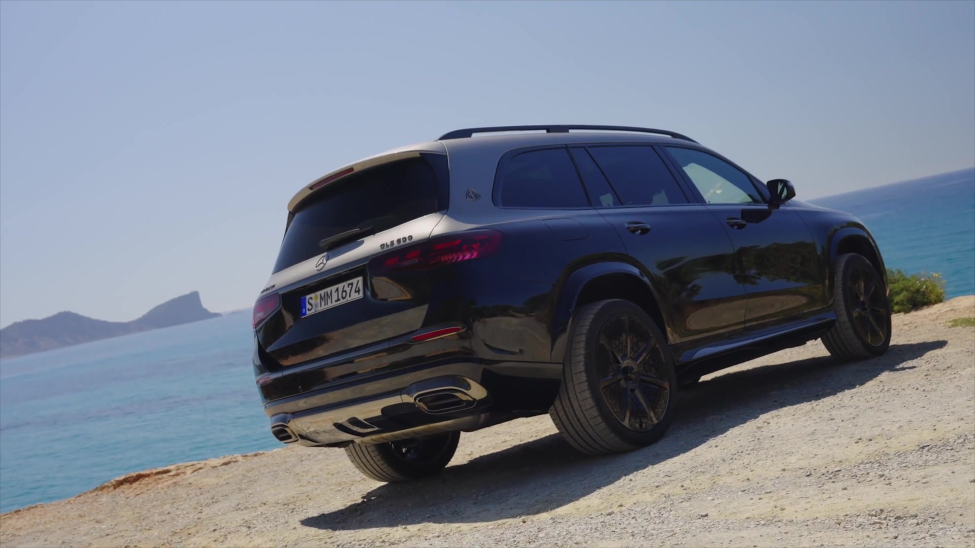 Mercedes-Maybach GLS 600 with Maybach Night Series Design Preview
