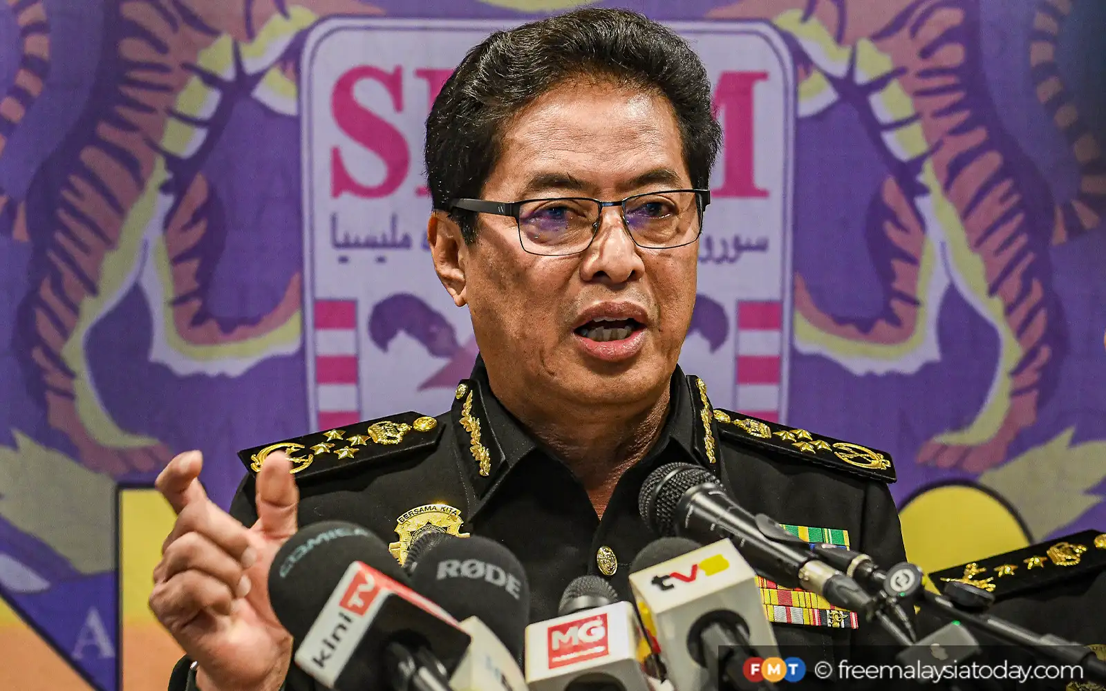 Azam to suggest AGC put prosecutor on leave pending probe