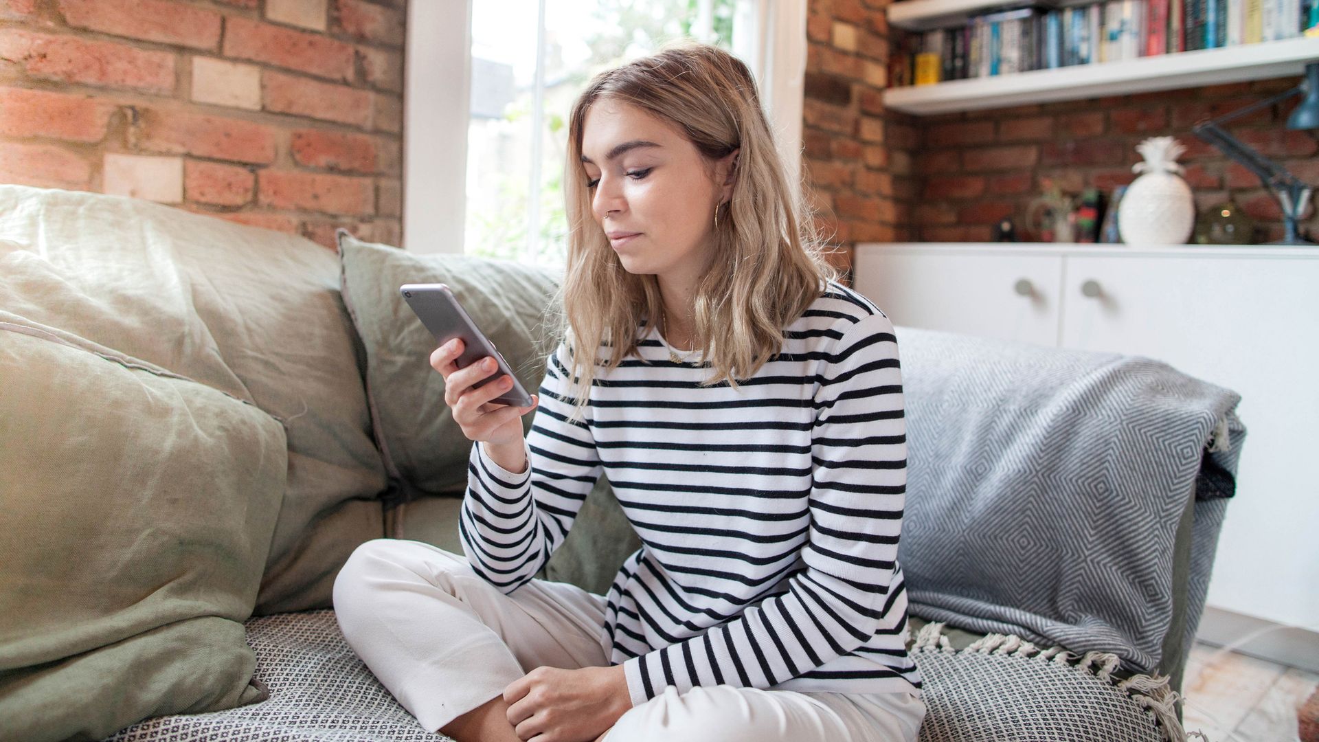 Rebeca Cáceres, psicóloga: “Que una IA te hable bonito no significa que ...