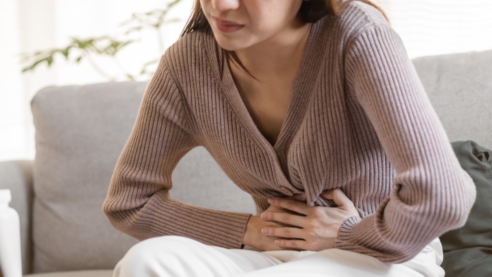 Cases Rising Among Young Adults: Doctor Lists 5 Subtle Signs of Bowel ...