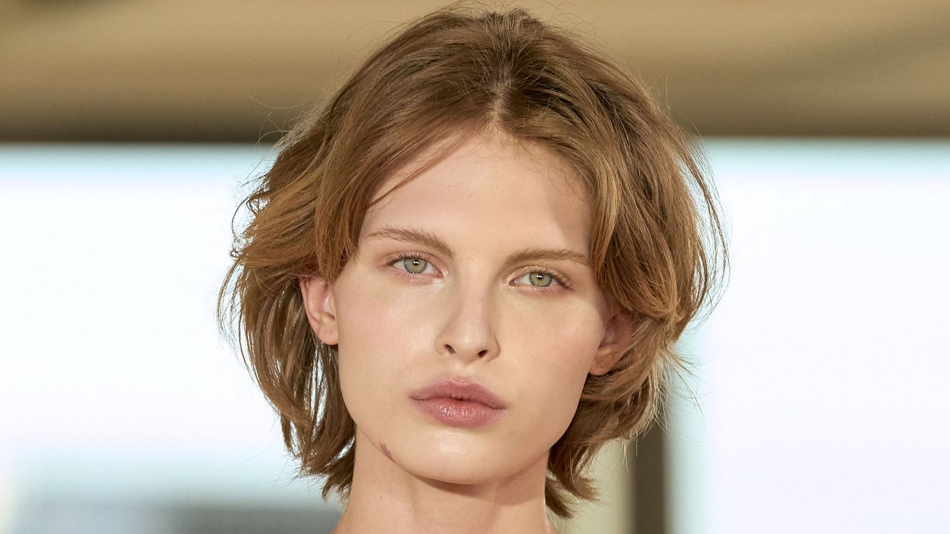 Tendance coiffure : rapide et sexy, le style *messy* sera sur toutes ...
