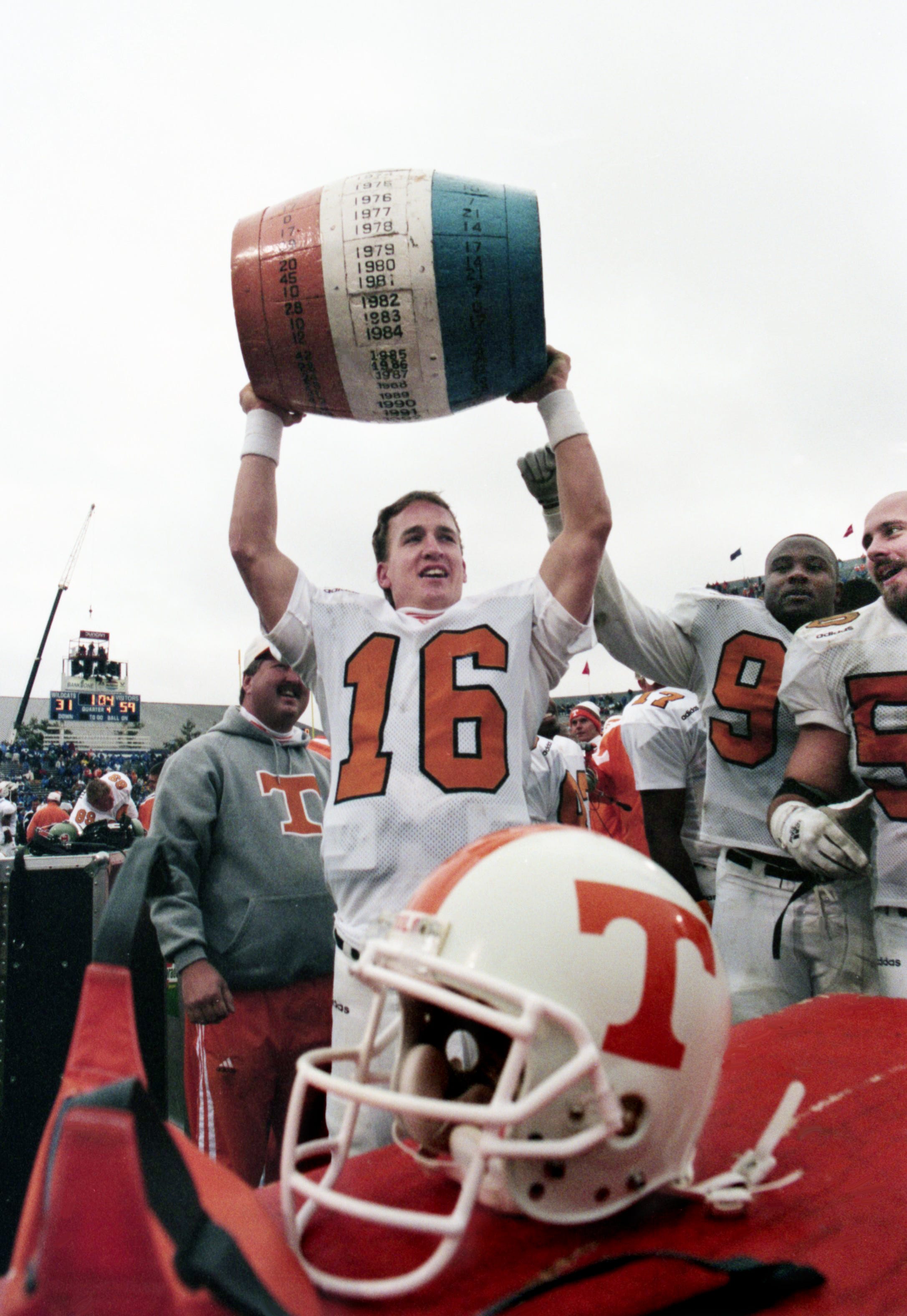 Why Beer Barrel Trophy from Tennessee football vs Kentucky series is at ...