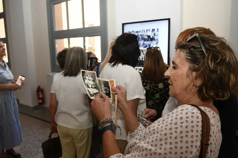 Πάτρα: Όταν οι μαθήτριες γύρισαν “σπίτι”: Οι απόφοιτες του Αρσακείου ...