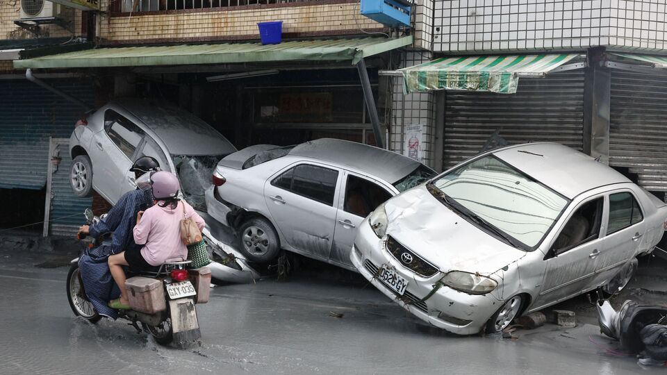 Super Typhoon Ragasa makes landfall in South China's Guangdong after ...