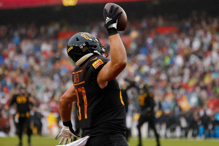 Commanders TE John Bates 'itching' to be back vs. Falcons