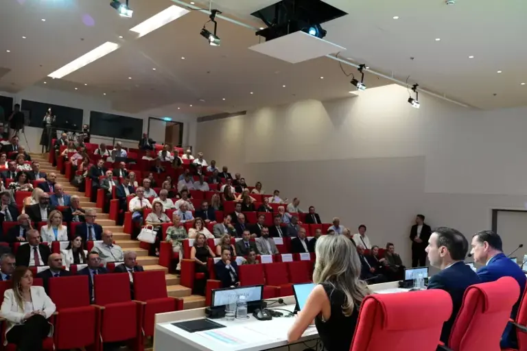 Προειδοποιήσεις Γεωργιάδη στους διοικητές των νοσοκομείων ΕΣΥ: «Όποιος ...