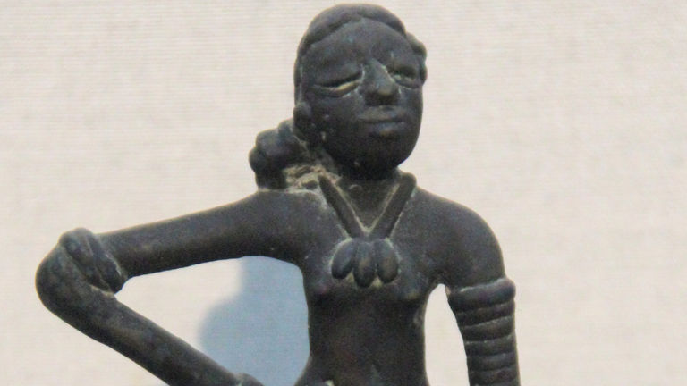 'Dancing girl' replica stolen from Delhi's National Museum; FIR filed ...