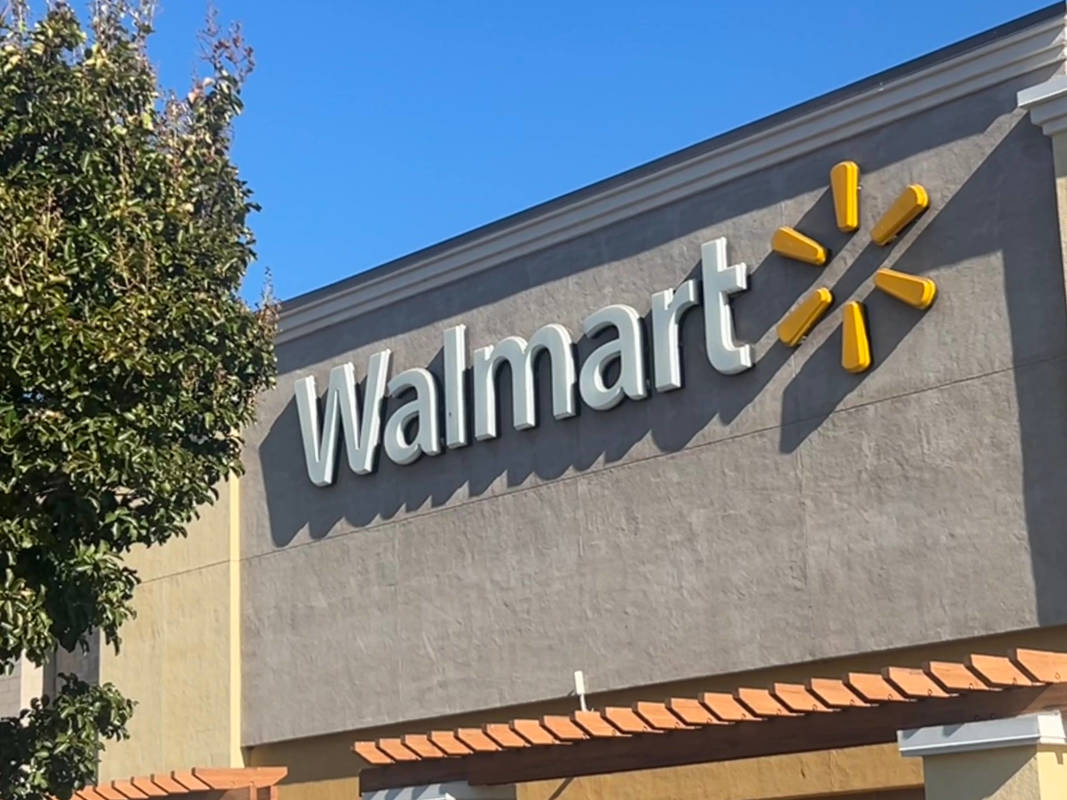 Walmart Has a 'Gorgeous' 878-Piece LEGO Bonsai Tree Set on Sale for ...