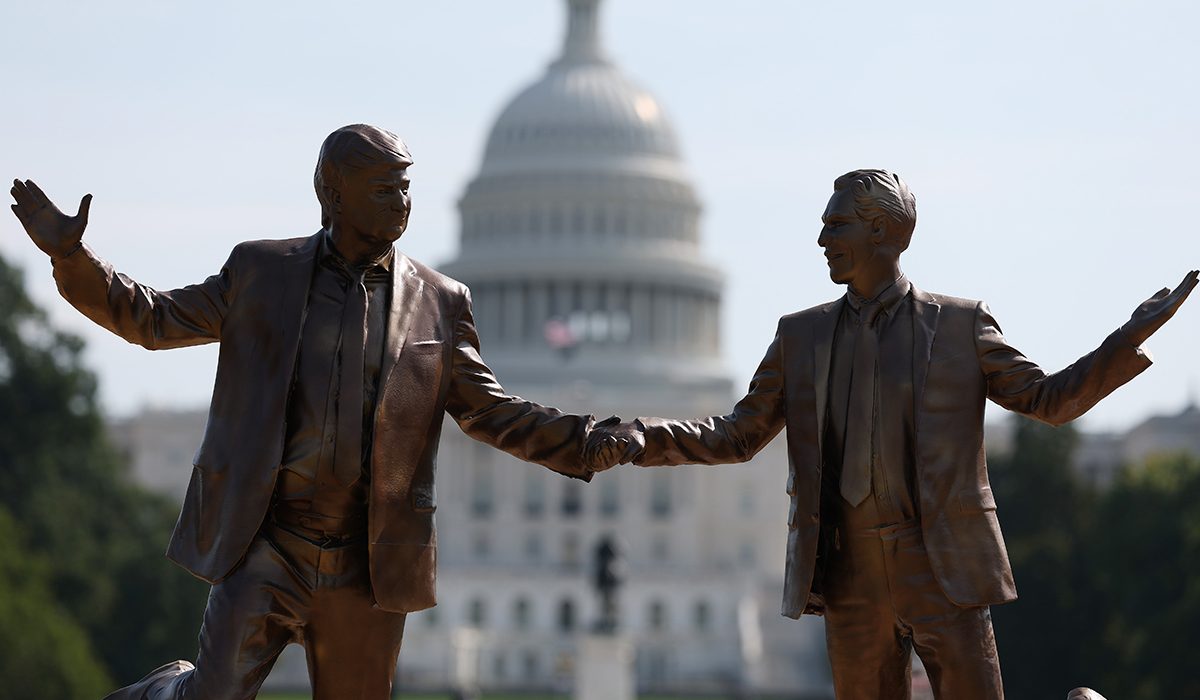 Statue depicting Trump and Epstein’s ‘bond’ erected near White House