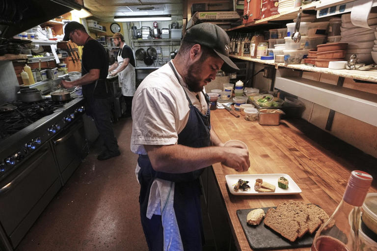 Foraging revival: How wild food enthusiasts are reconnecting with nature