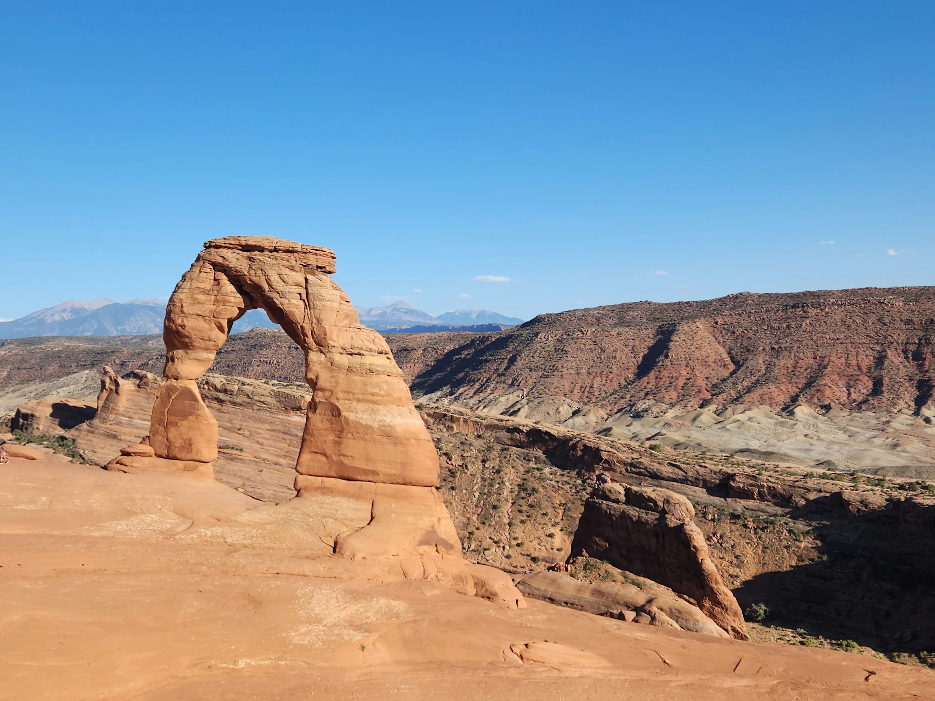 5 Utah Trails With Amazing Rock Formations and Dinosaur Footprints