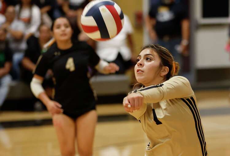 Nalani Galarza leads charge in Edison volleyball's comeback win over ...