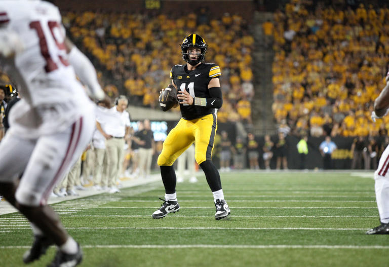 Where does Iowa football QB Mark Gronowski rank in ESPN's quarterback ...