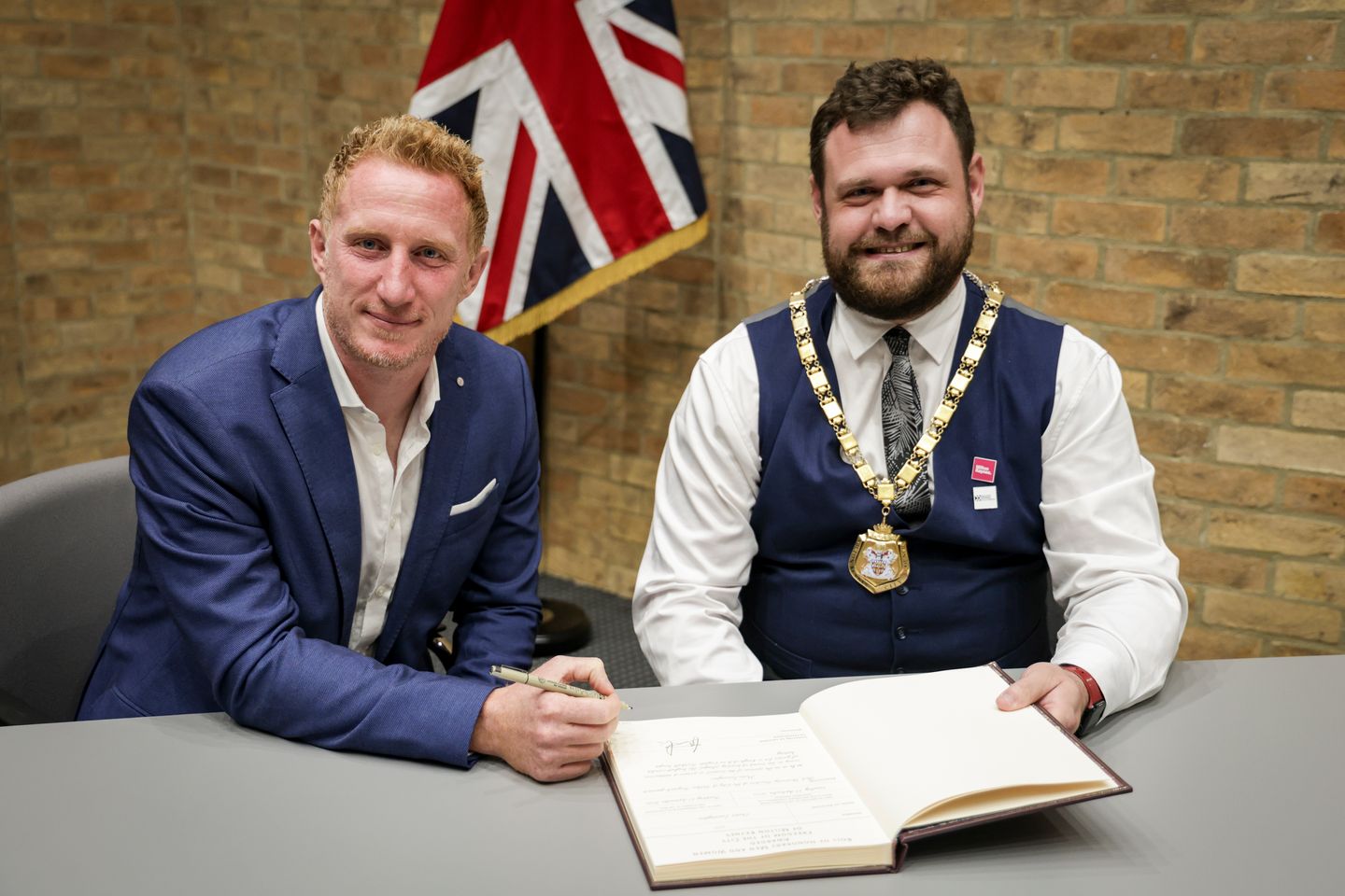 "Great honour" for Dons legend Lewington as he receives Freedom of the City