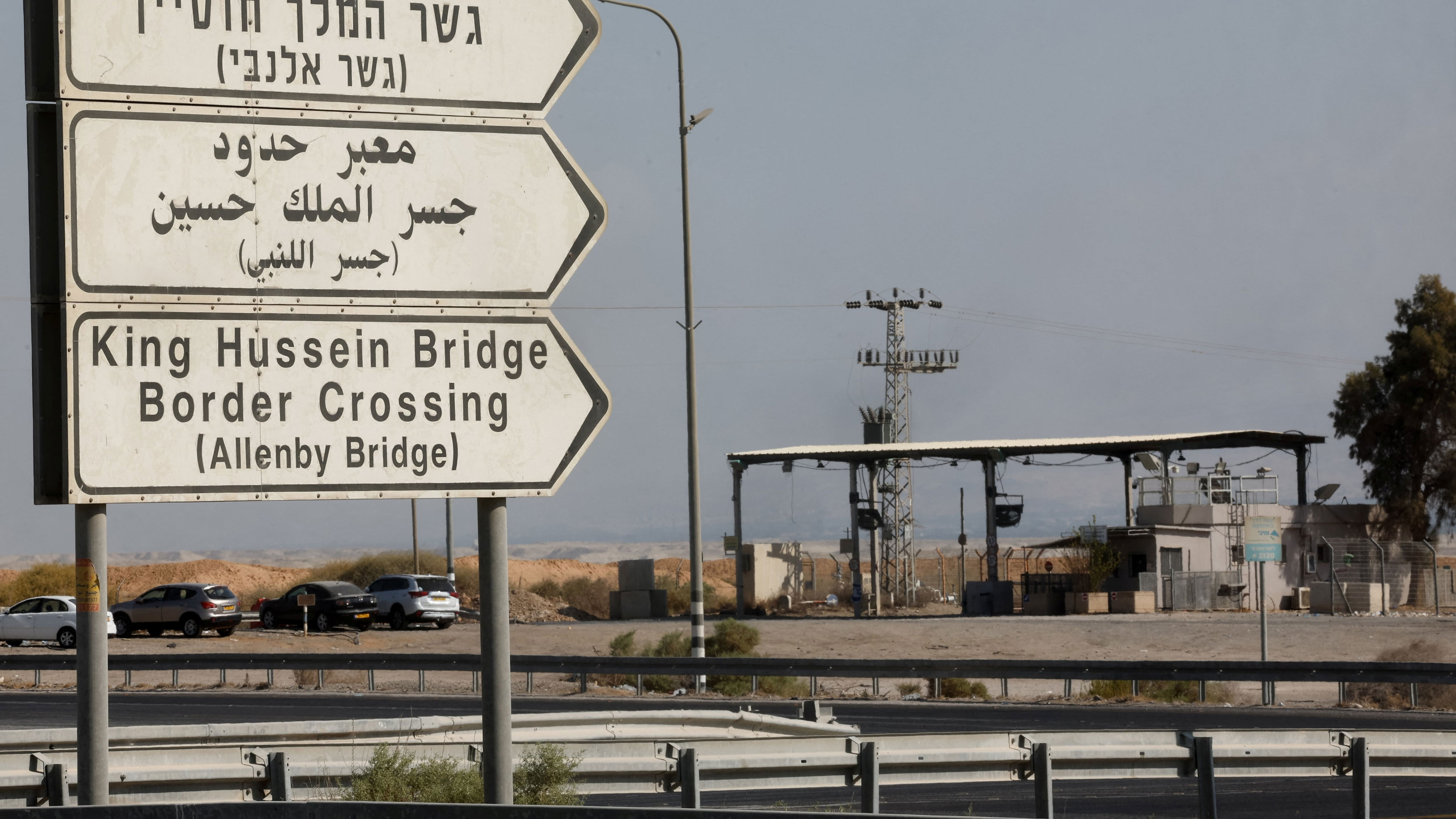 Israel closes only West Bank-Jordan border crossing