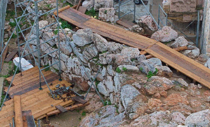 Αποκαθίσταται και γίνεται ξανά επισκέψιμο το μυκηναϊκό τείχος, στο ...