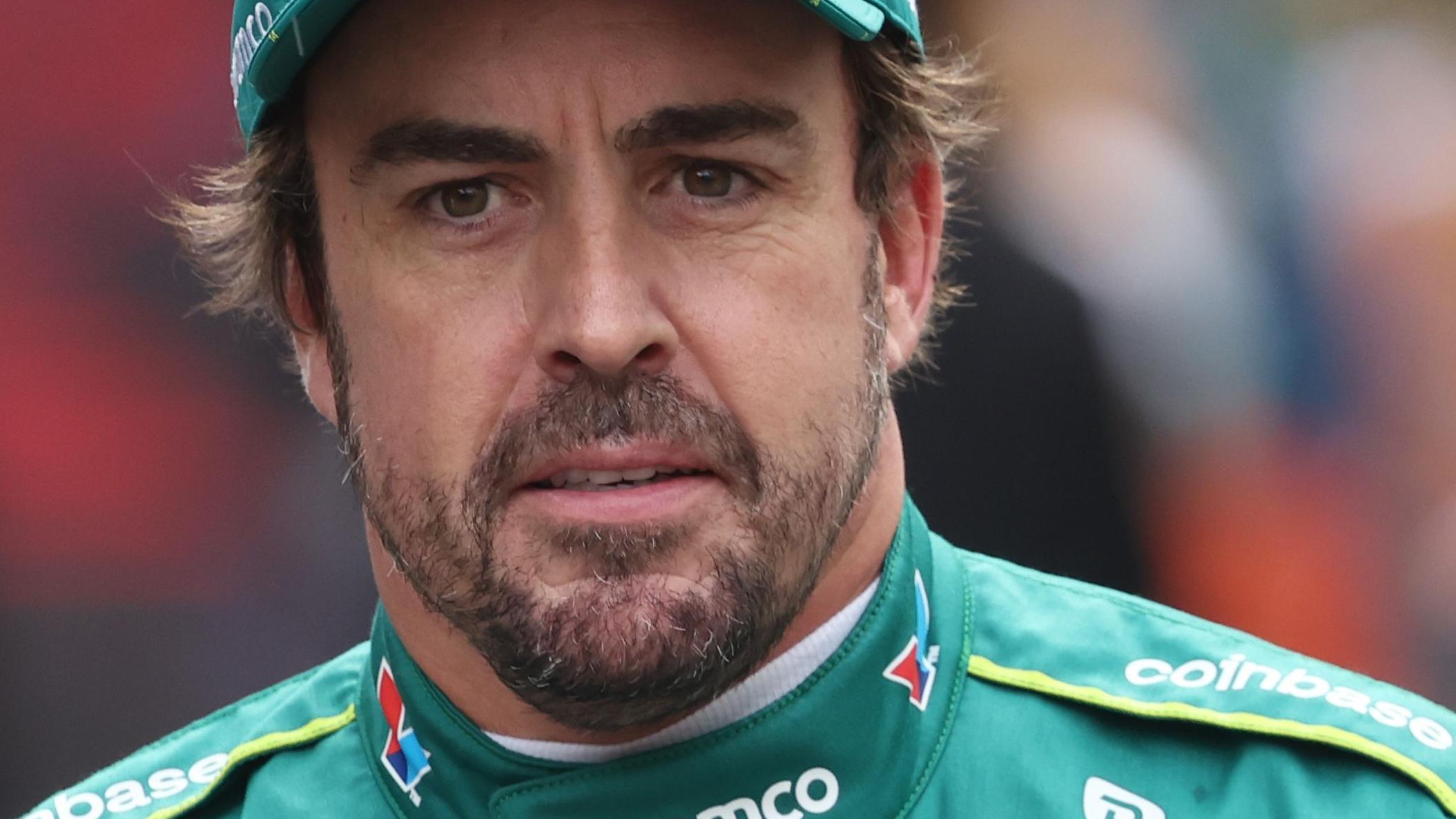 Hard to retire if car is not competitive - Alonso