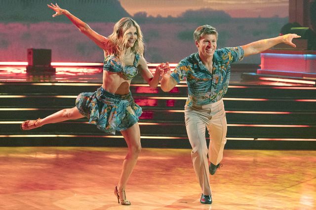 Bindi Irwin Crashes Brother Robert Irwin's “Dancing with the Stars ...