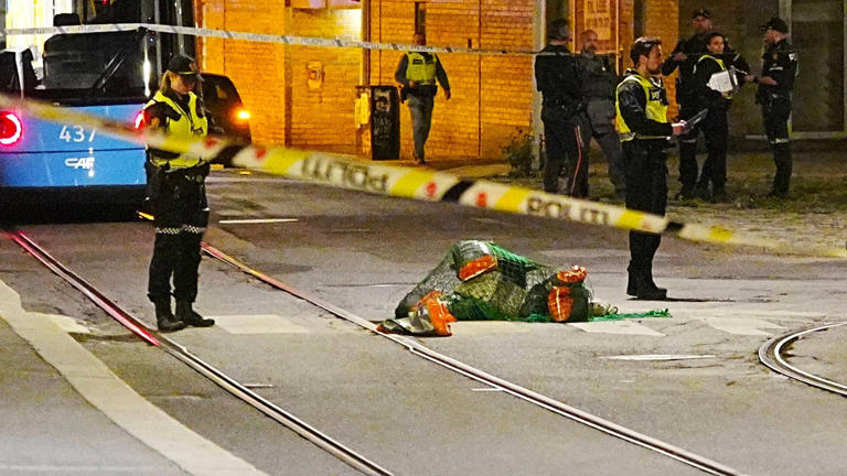 I Go Hands-On With the New Kindle Scribe Colorsoft. Is It Worth $630?