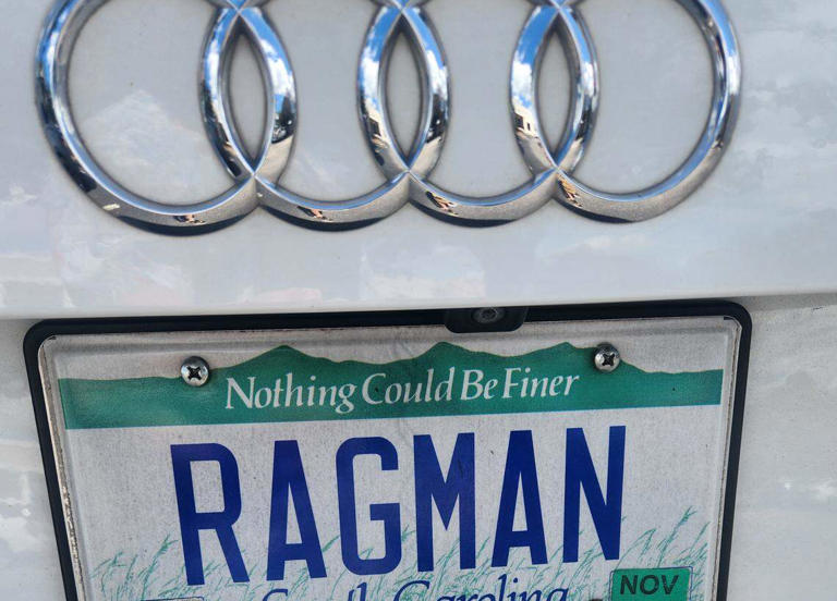 This ‘Ragman' has been a fixture at a Columbia clothing shop for 50 years