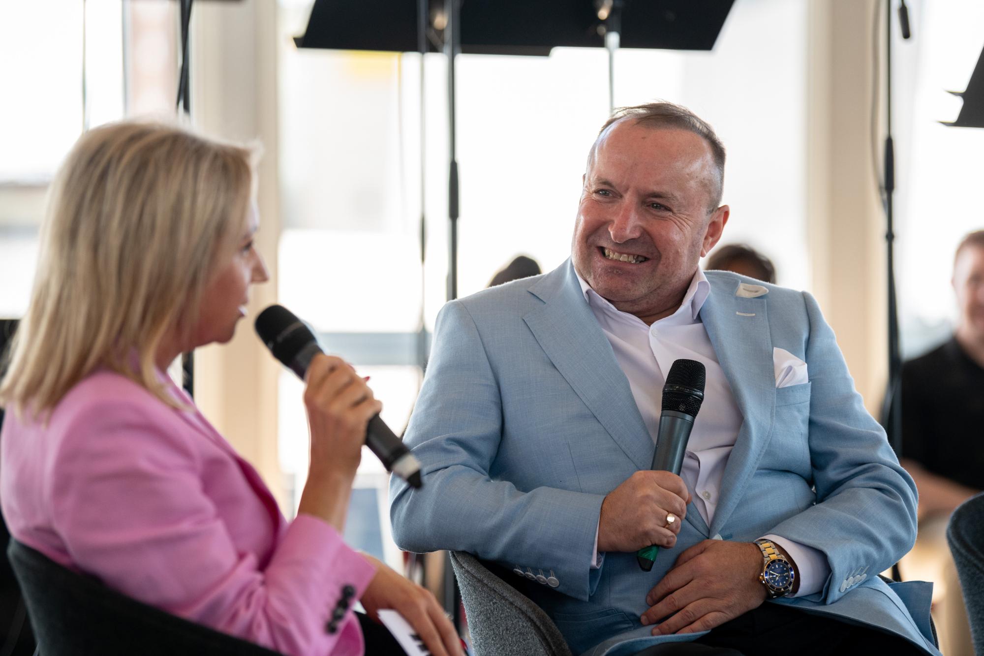 Pictures and video from press launch of Bank of Dave The Musical at The ...