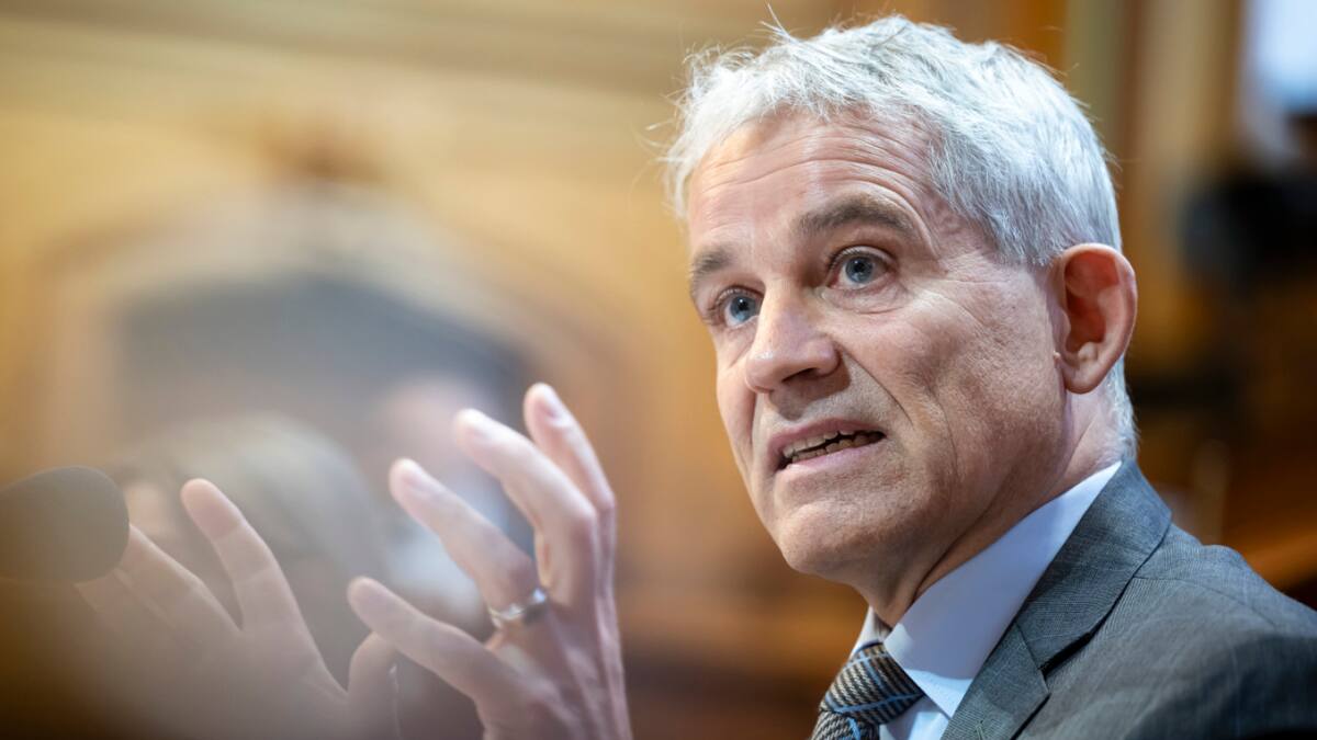 Motions de l'UDC acceptées: Le National veut aussi serrer la vis contre ...