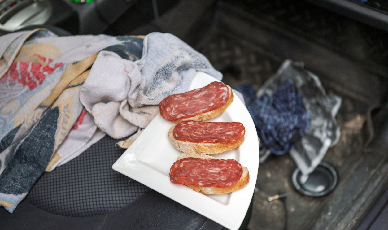 According To Dating Experts, A Man Has Given Up If You Find These ...