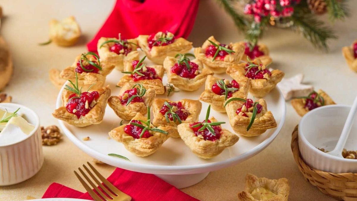 20 Quick and Easy Appetizers Guests Will Swipe Before Dinner Starts