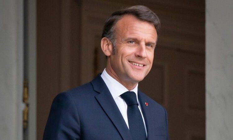 Emmanuel Macron sindir 'imperialisme baru' di Davos, respons Donald ...