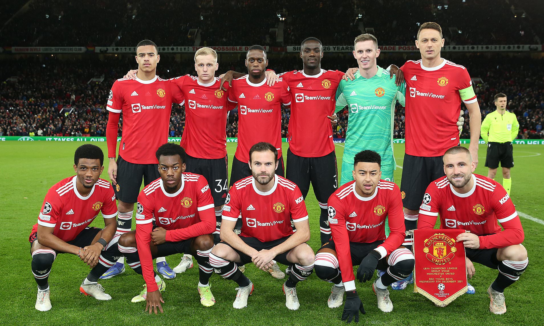 Former Man United fan favourite suffers MAJOR injury as his downward ...