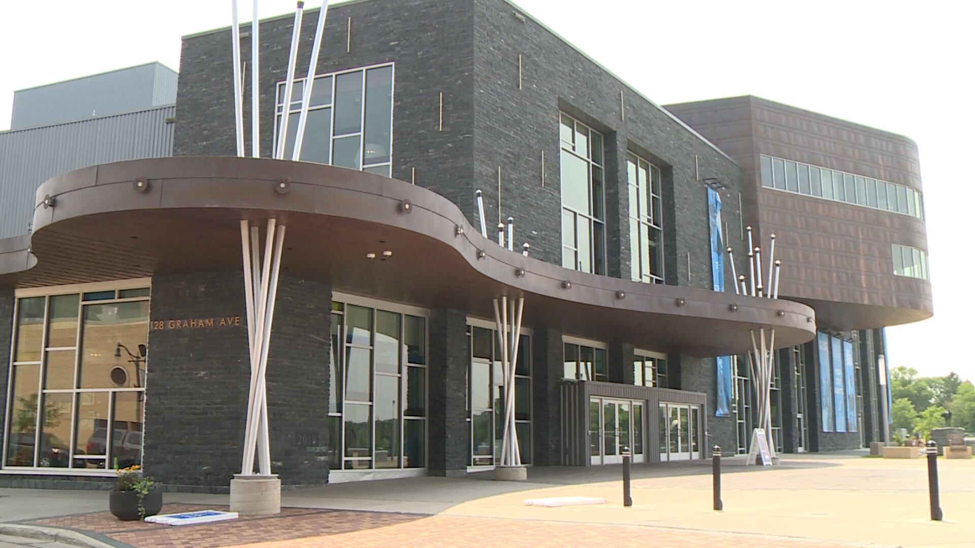 Pablo Center Announces New 715 Series in the Manz Green Room