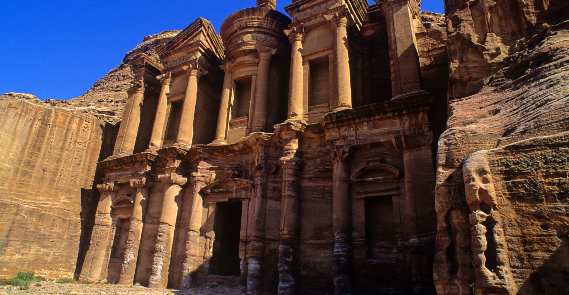 Must-see archaeological sites around the world