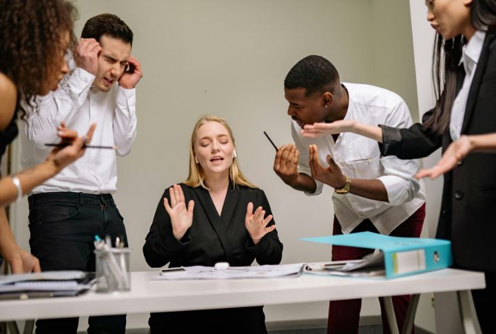 How To Recognize When Your Job Is Holding You Back
