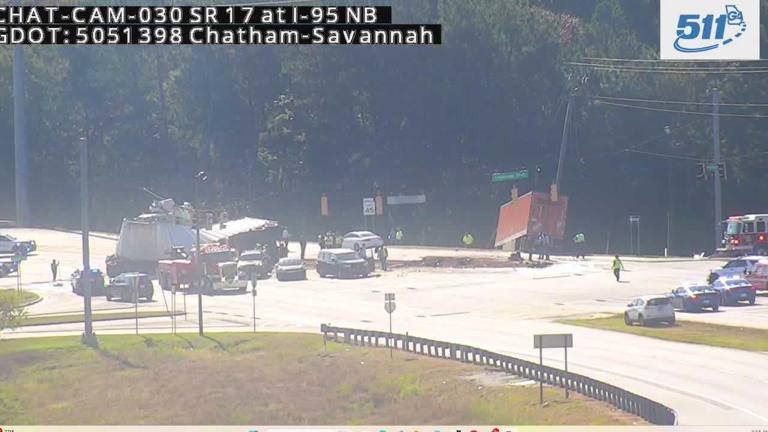 Semi truck crash shuts down major road in Savannah