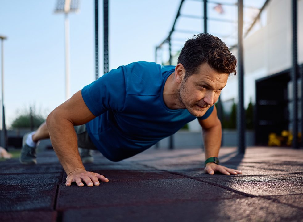 I'm a trainer and these are the 5 exercises men over 50 should do every ...