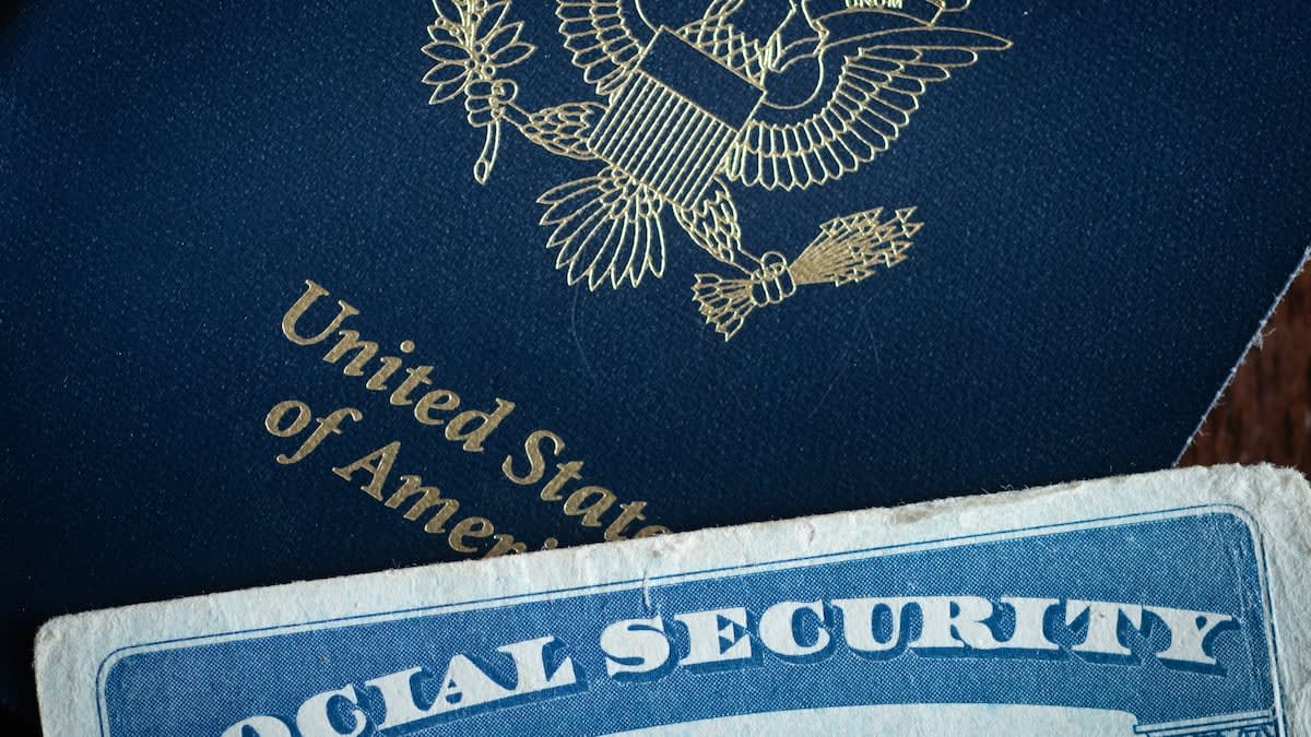 Social Security will stop issuing paper checks in October. Here’s what ...